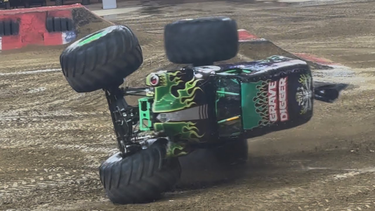 Monster Jam St. Louis 2025 Highlights (September) - YouTube