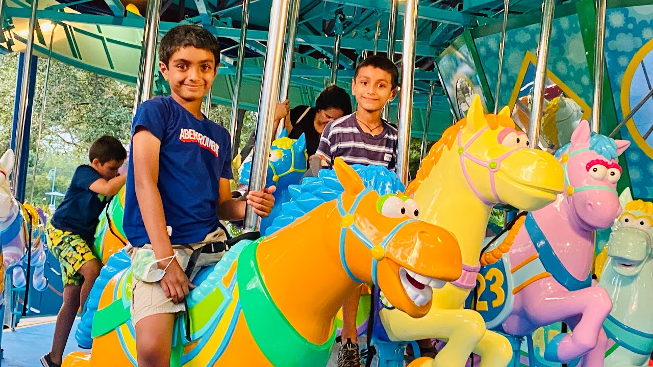 SeaWorld -Carousel ride-Florida (USA) - YouTube