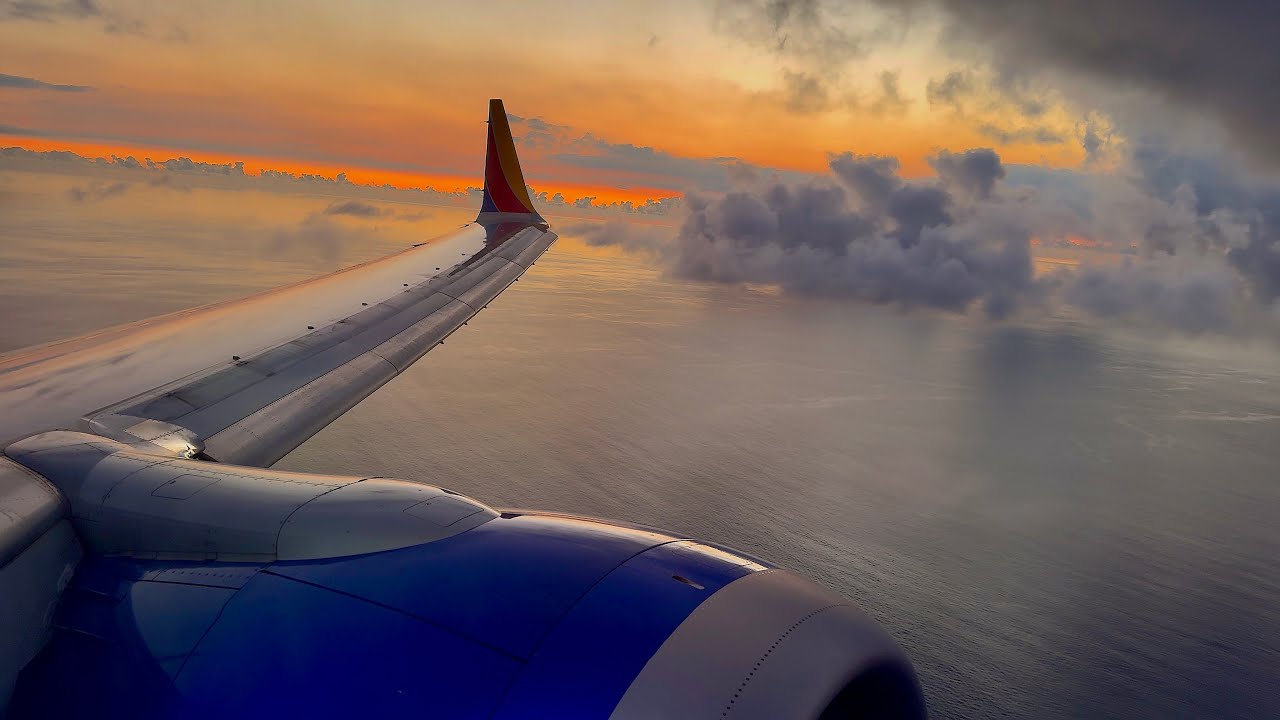[4K] – Stunning Hawaii Sunset Landing – Southwest – Boeing 737-8 Max ...