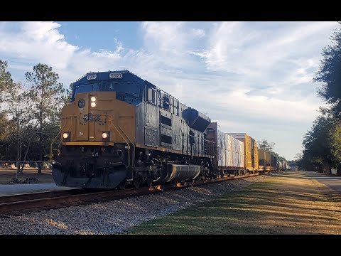 CSX Q400-16 NB in Scranton, SC w/ ST70AH 8900 leading - YouTube
