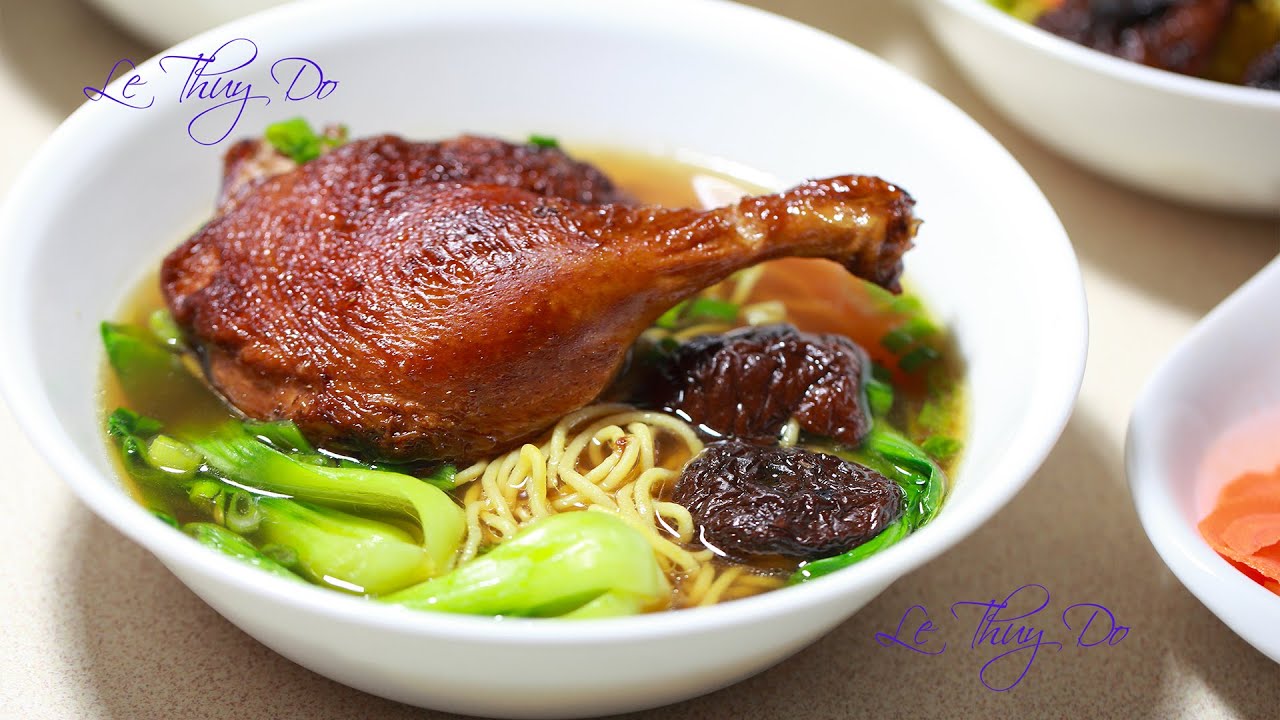 Mì Vịt Tiềm - BBQ Roasted Duck Egg Noodles Soup - YouTube