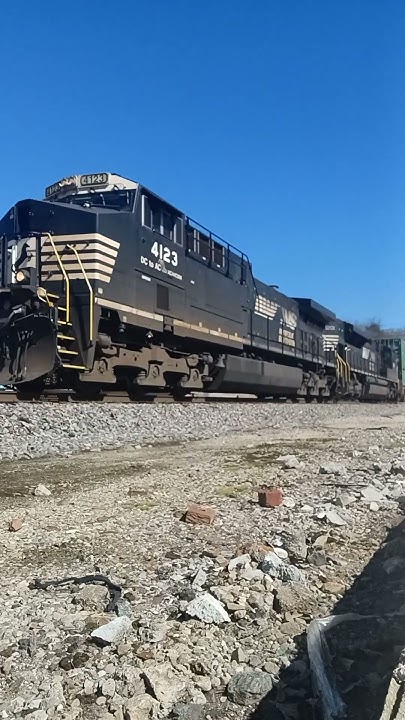 Quick Tracks! Norfolk Southern #4123 led HUGE NS 27A to Atlanta GA See FULL VIDEO on Rider 22 ...