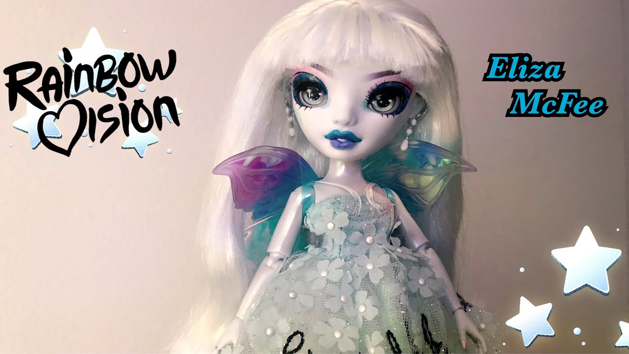 SHADOW HIGH Costume Ball: Eliza McFee Doll Unboxing - YouTube