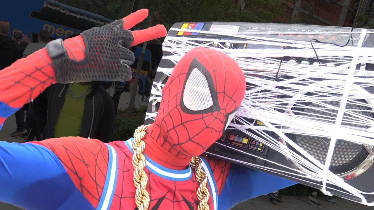 SPIDER-MAN - Spider-Verse Dance Battle at Comic Con! - YouTube