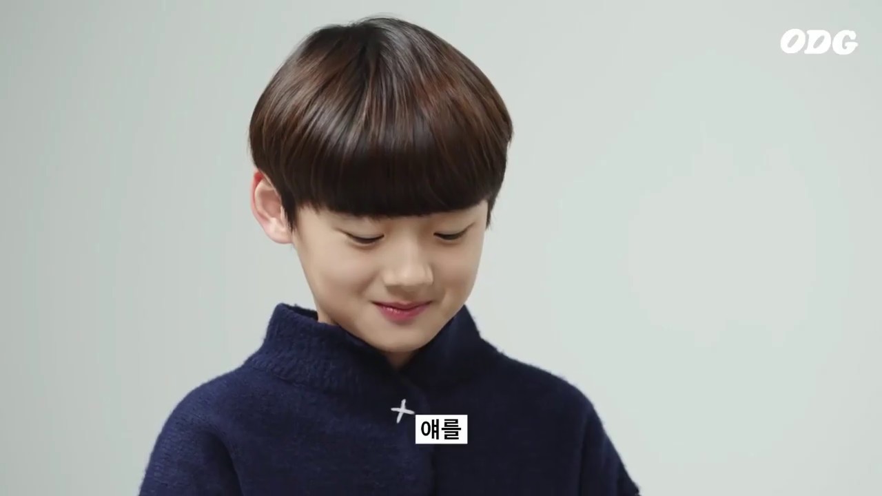 Hyun-ho shows Carson his favorite food. Scene, subtitled in English ...