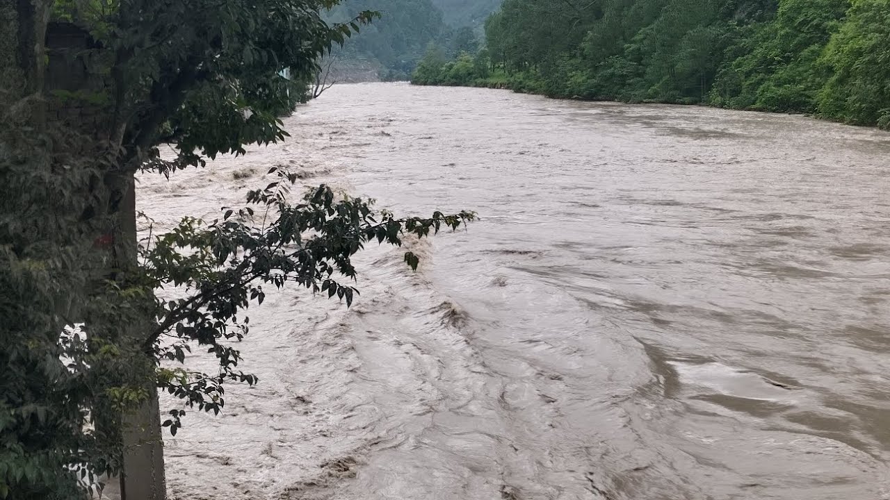 😱😱😨#बादल फटा #cloudburst #uttarakhand #aapda #flood #himalayan #pinder ...