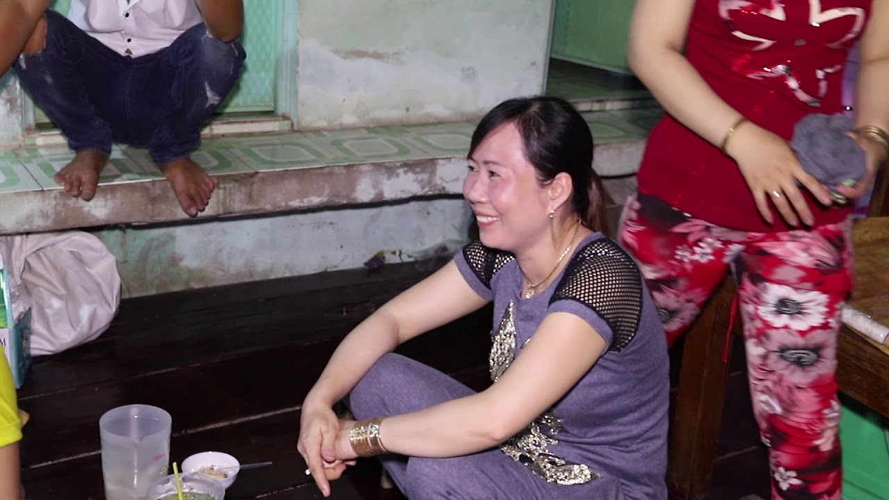 le vu quy thi ngoan & van loc - YouTube