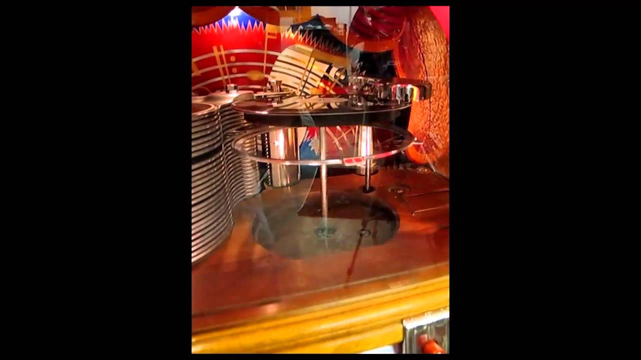 Wurlitzer 1015 "The Bubbler" Jukebox - YouTube