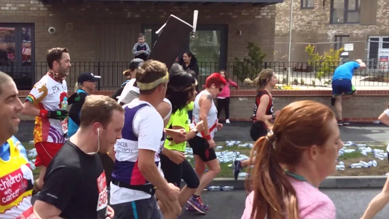 London Marathon 2016 Jesus Christ runner - YouTube