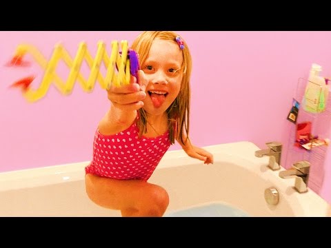 Bath time fun and cheeky trouble on Ava Toy Show