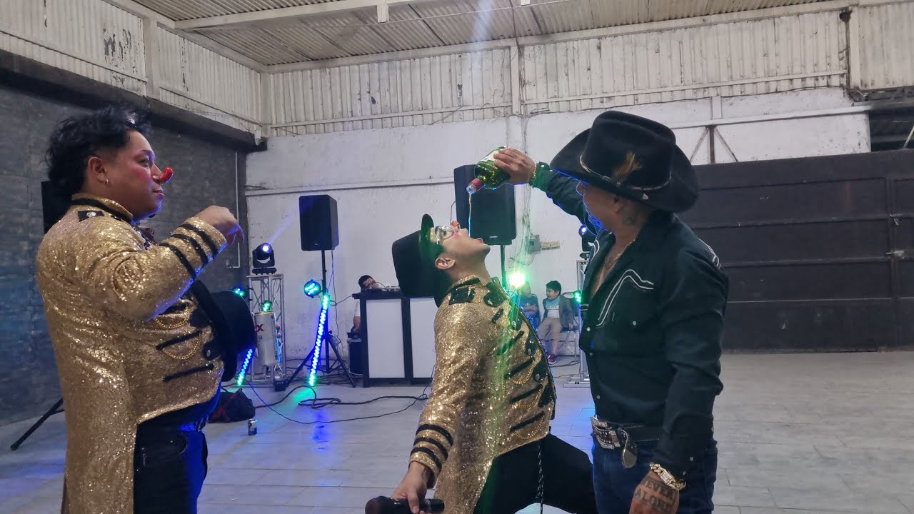 Fiesta de chuyito en escobedo - YouTube