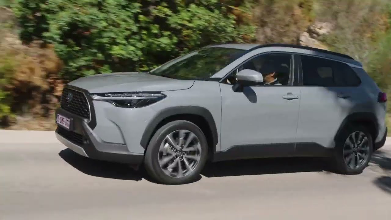 Der neue Toyota Corolla Cross - Performance - YouTube