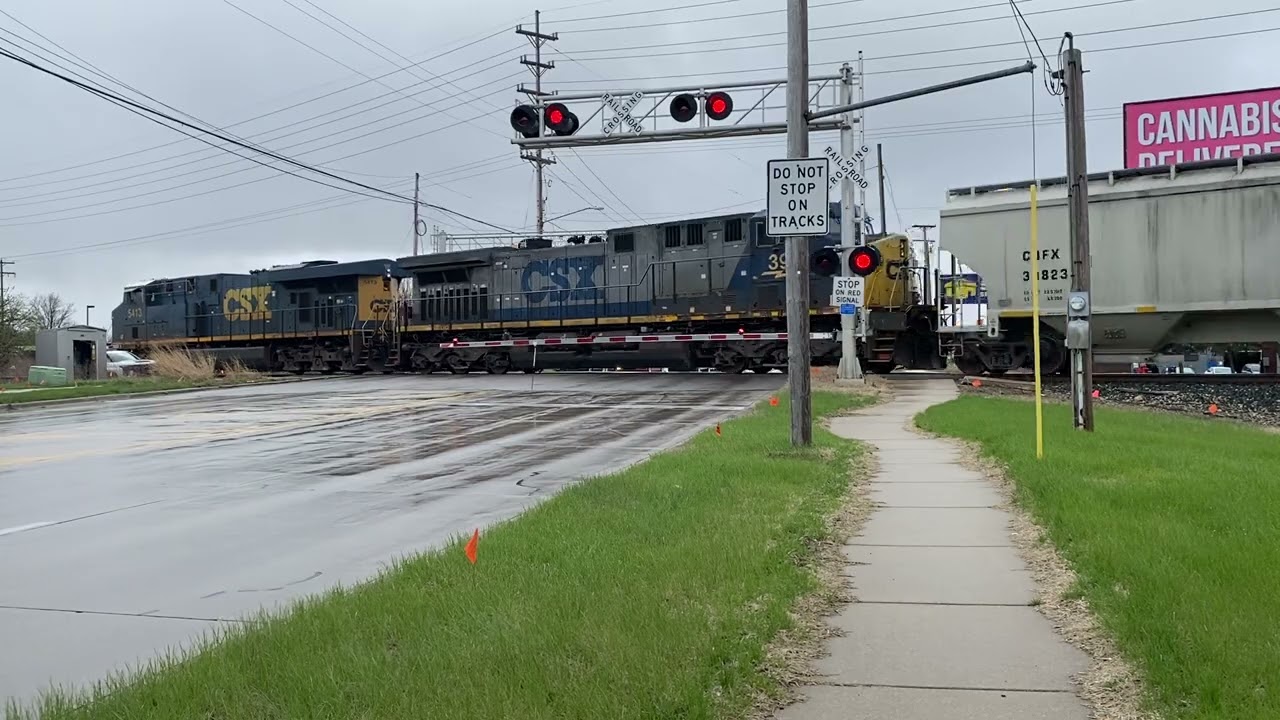 CSX 5413 and CSX 391 (Spirit of Dante) Leads L303-26 Pass Breton Rd SE ...