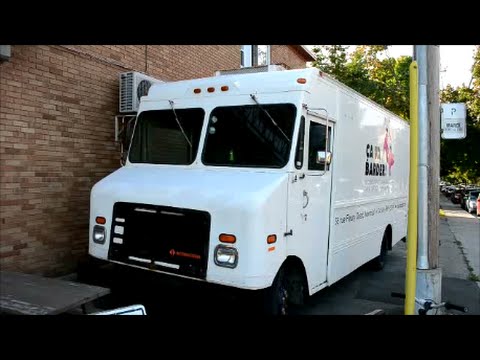 BIG OLD INTERNATIONAL STEP VAN SIGHTING - YouTube