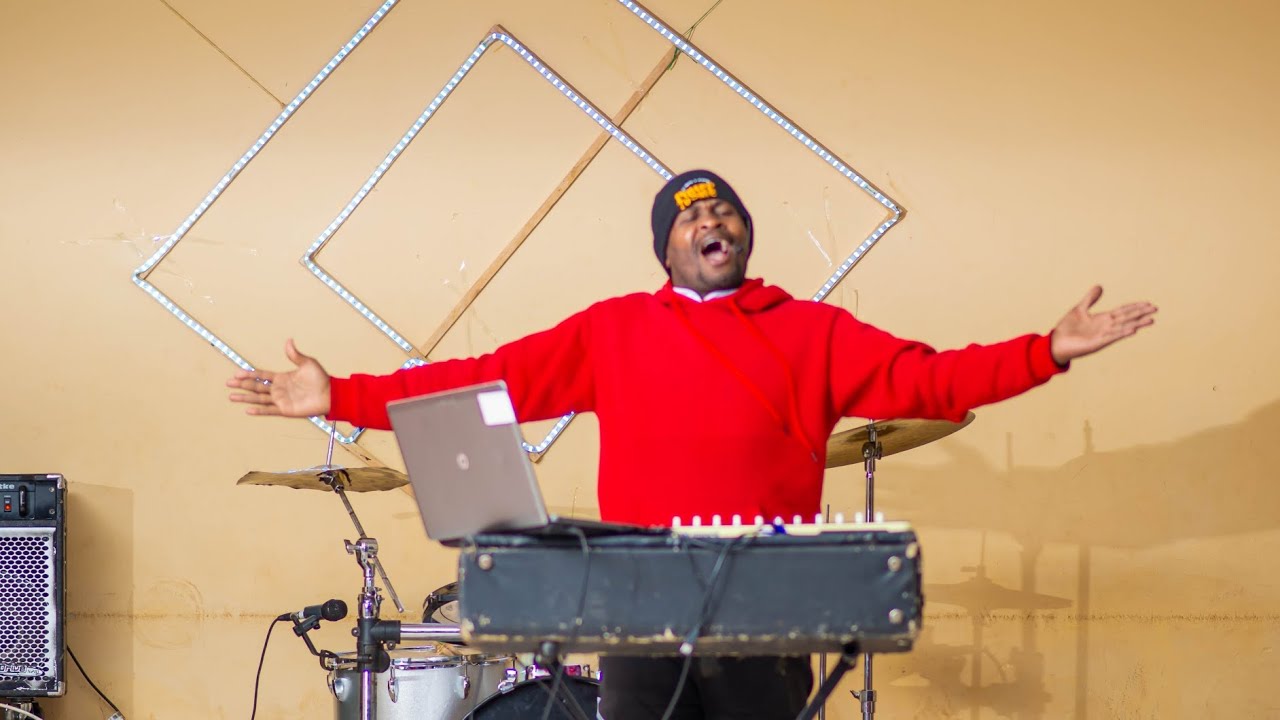 DJ KACH LIVE AT NIGHT OF ENCOUNTER KESHA-MATASIA - YouTube