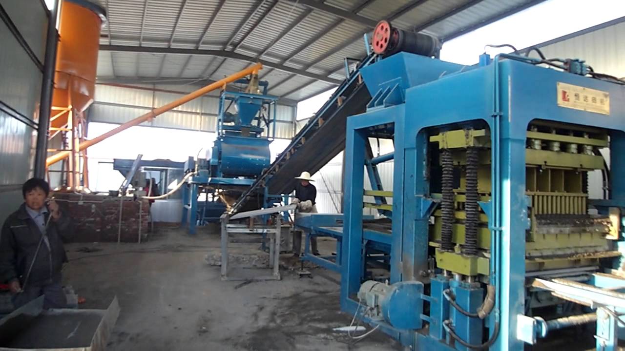 QT10 15 concrete block machin production - YouTube