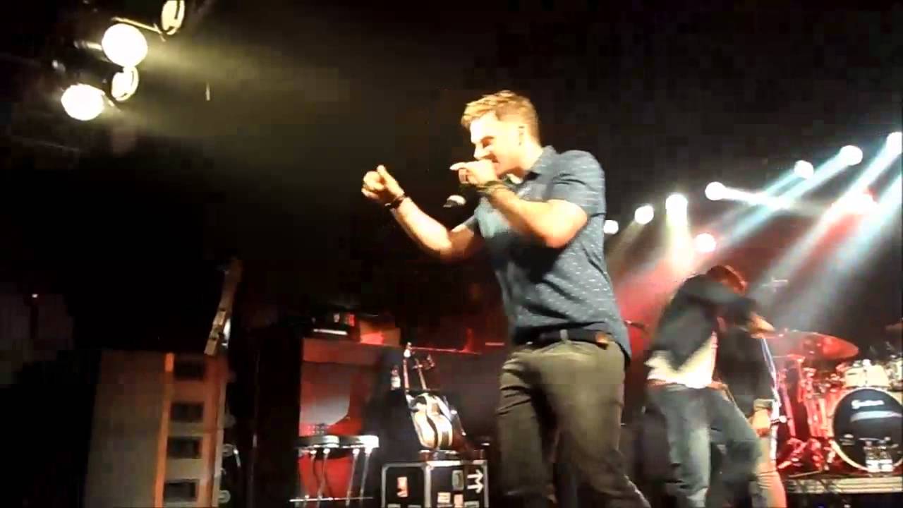 Blue - "Too Close" @ Roulette Tour in München (04.06.2013) - YouTube
