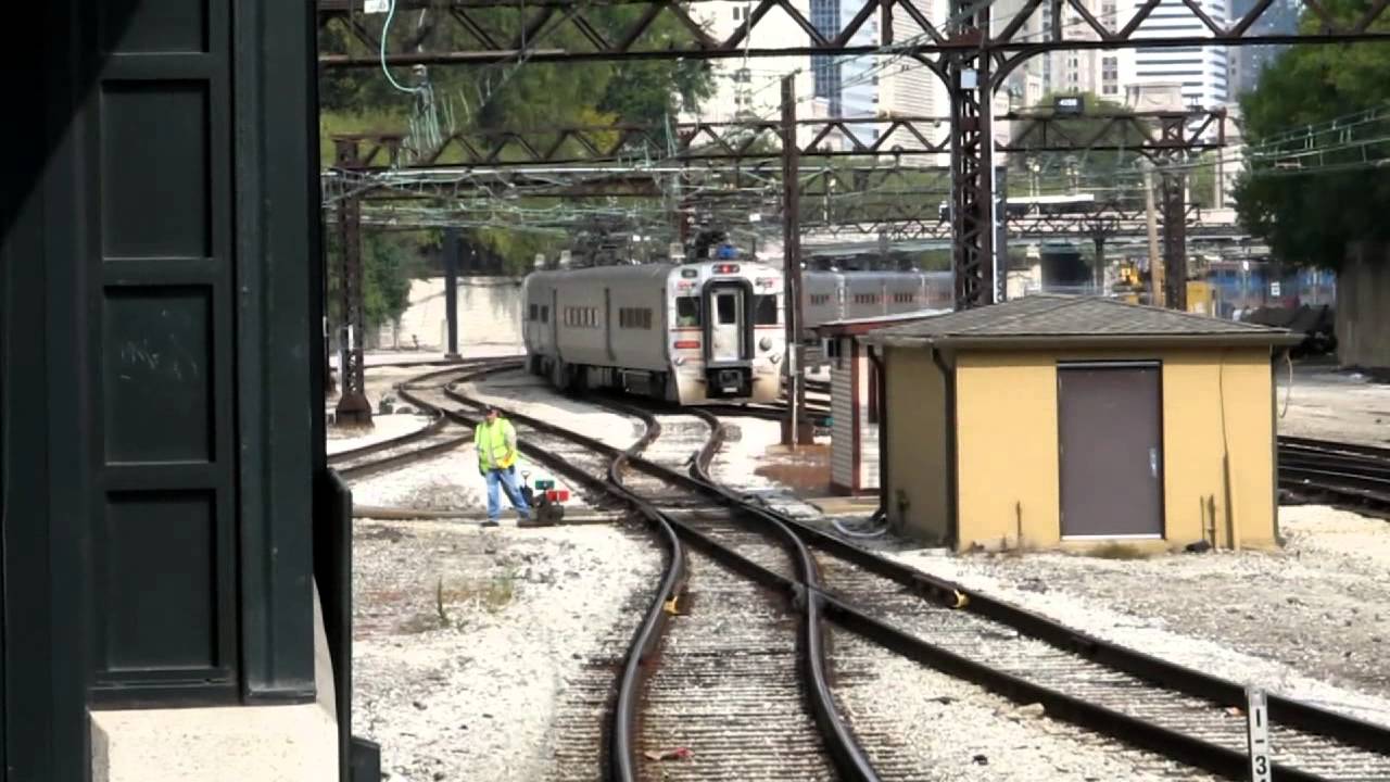 NICTD & Metra Electric EMUs at Museum Campus/11th Street - YouTube
