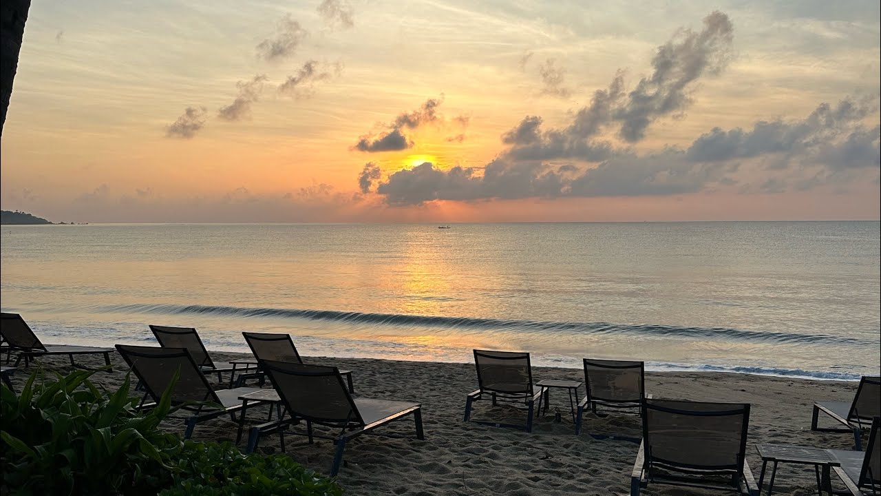 ASMR Lamai Beach Sunrise with waves - YouTube
