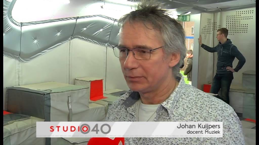 Klassiek concert uit een truck op Schellens College - YouTube