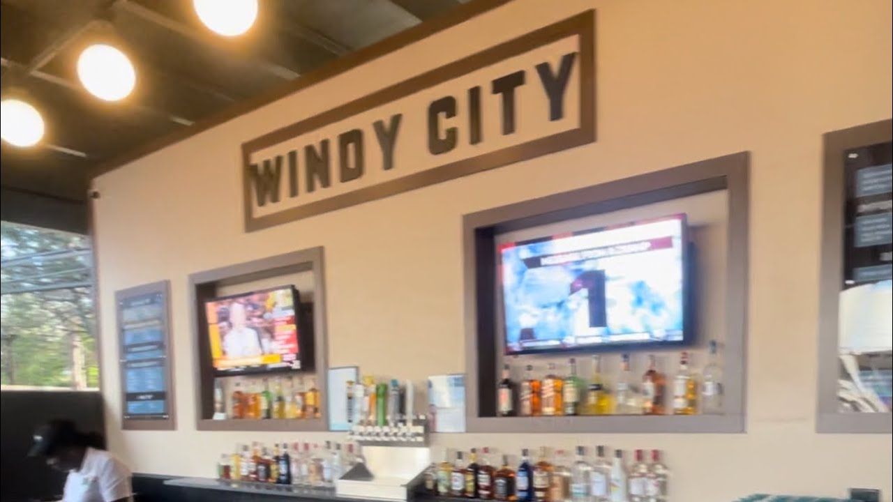 Six Flags Great America’s Opening Day for full service restaurant Windy ...