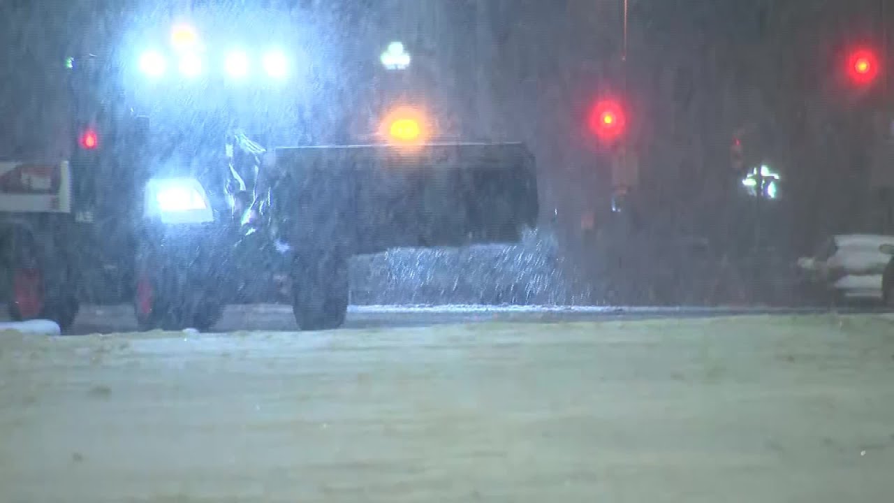 RAW VIDEO: Snow Falling In Madison, Wisconsin - YouTube