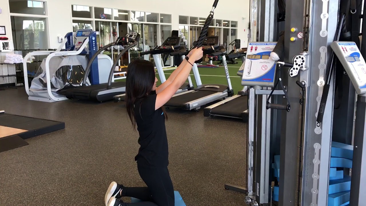 Tall Kneel Keiser Lat Pulldown - YouTube