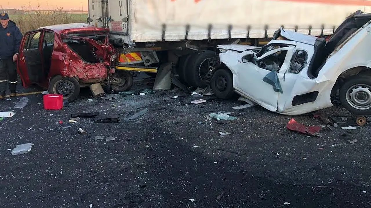 (VERY GRAPHIC) Fatal Deadly Car Crash Compilation - YouTube