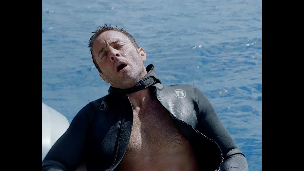 Alex O Loughlin The Body in Action - YouTube