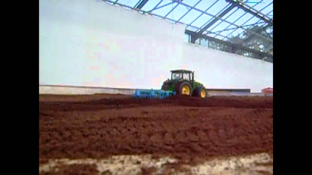 Siku Control Trecker beim arbeiten im RC-Glashaus Quickborn - YouTube