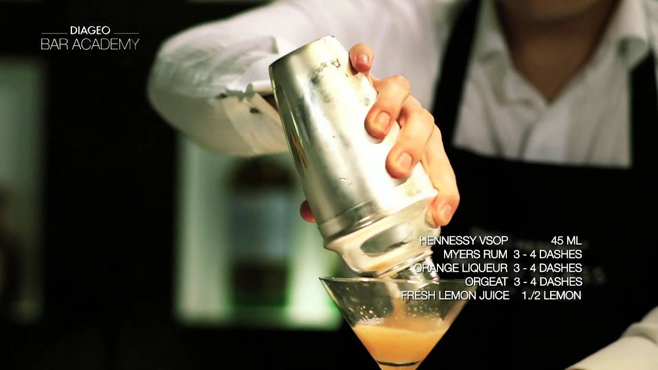 How To Make A Brandy Daisy: Classic Cocktail Recipe 🥃🌼 | Diageo Bar ...