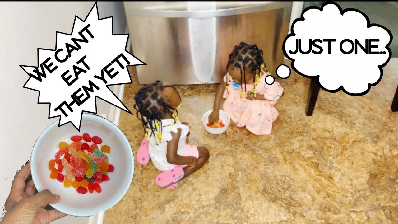 TWINS FRUIT SNACK CHALLENGE *HILARIOUS* + PICNIC DAY! - YouTube