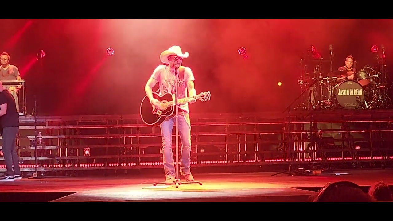 "Amarillo Sky" by Jason Aldean - YouTube