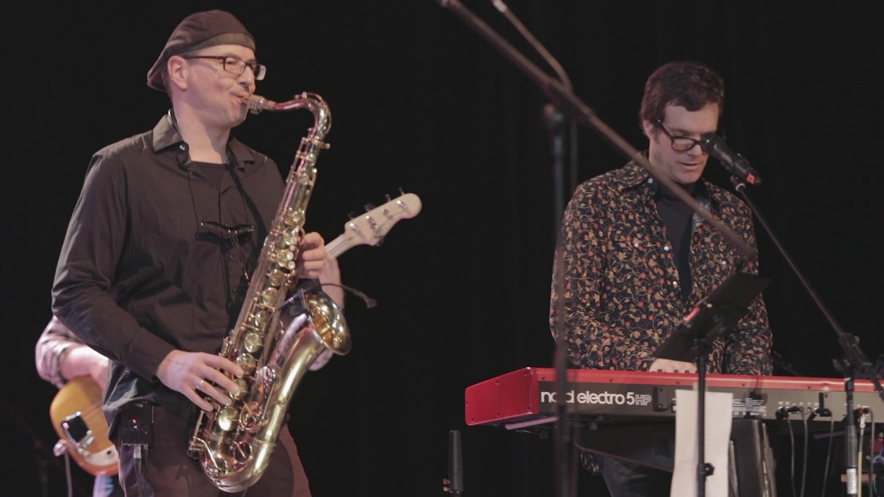 Mon Ami Pierrot, Julien Victor à l'Hôtel de Ville de Bulle - YouTube