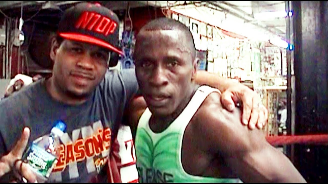 165 lb. Master Boxers. 3 rounds - YouTube