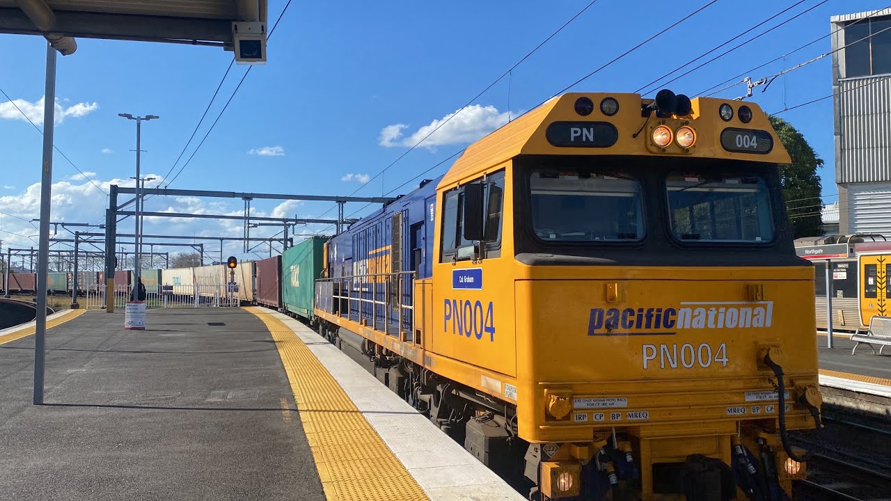 Pacific National’s PN004 guide 87P6 Heading South through Northgate ...