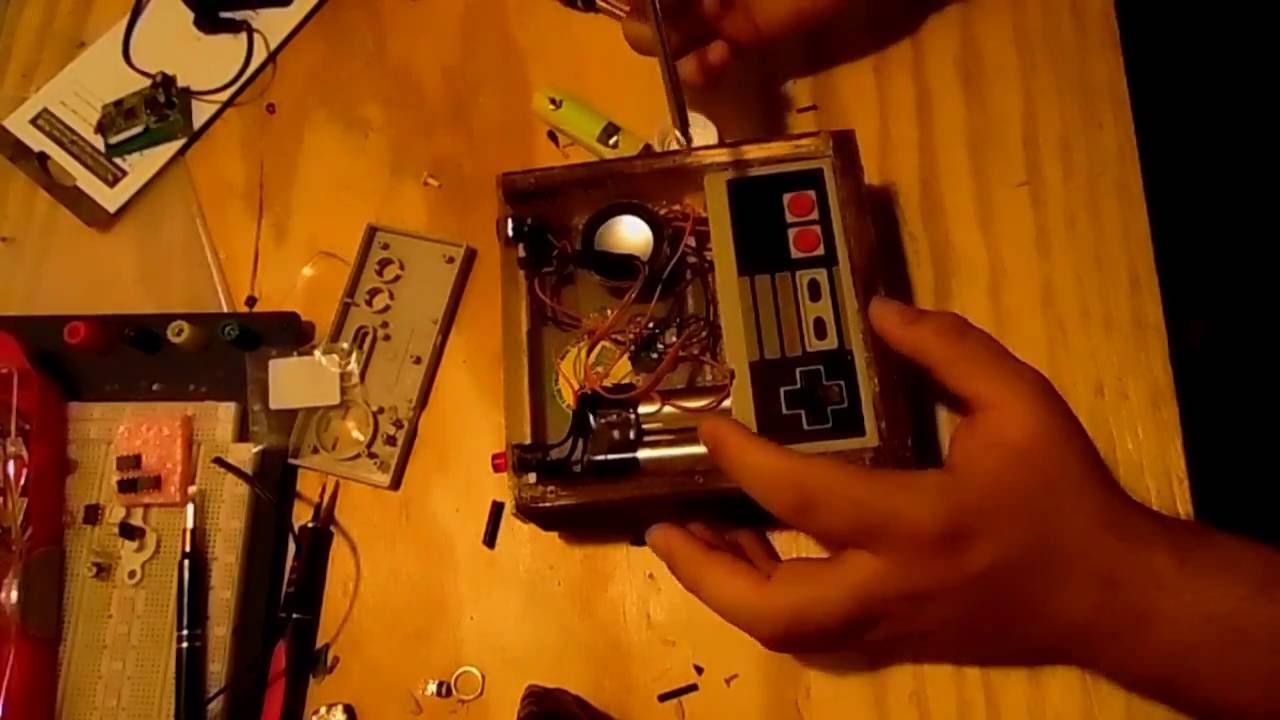 Wooden handheld NES - YouTube