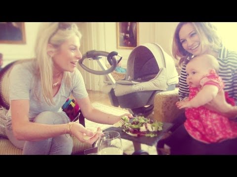 HOT MODEL MOMS!