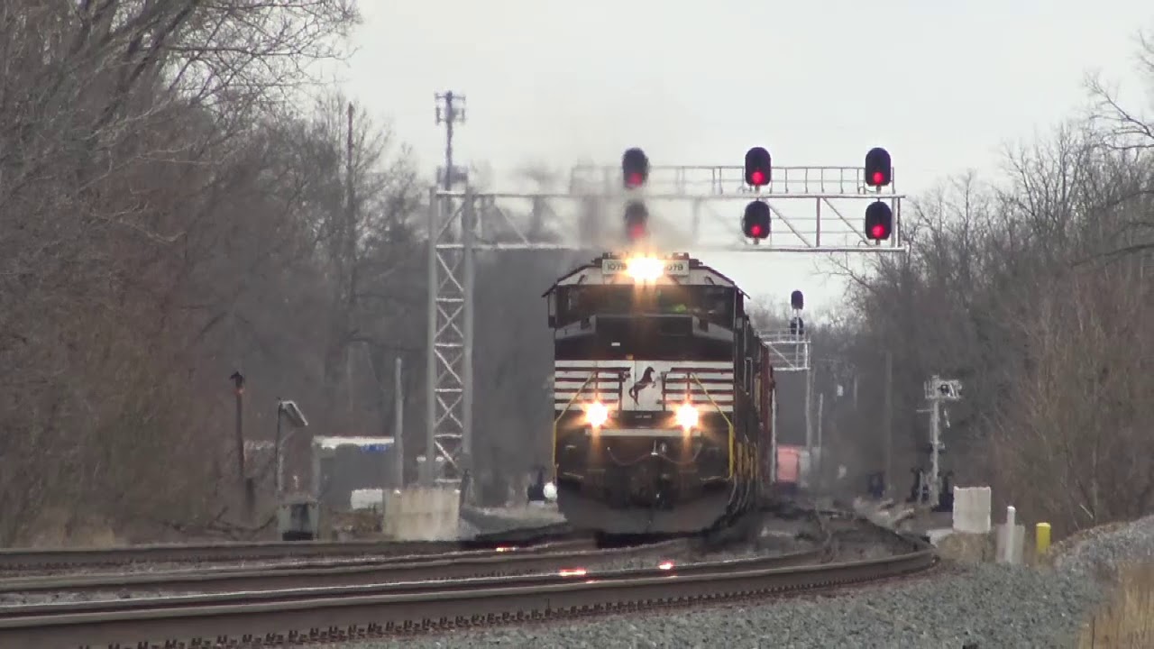 Trains around the Michiana area, April 6th and 7th, 2019. - YouTube