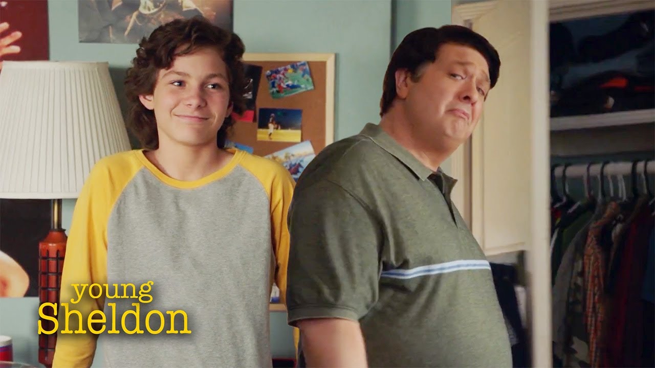 Georgie’s Ingenious Way of Cleaning His Room | Young Sheldon - YouTube