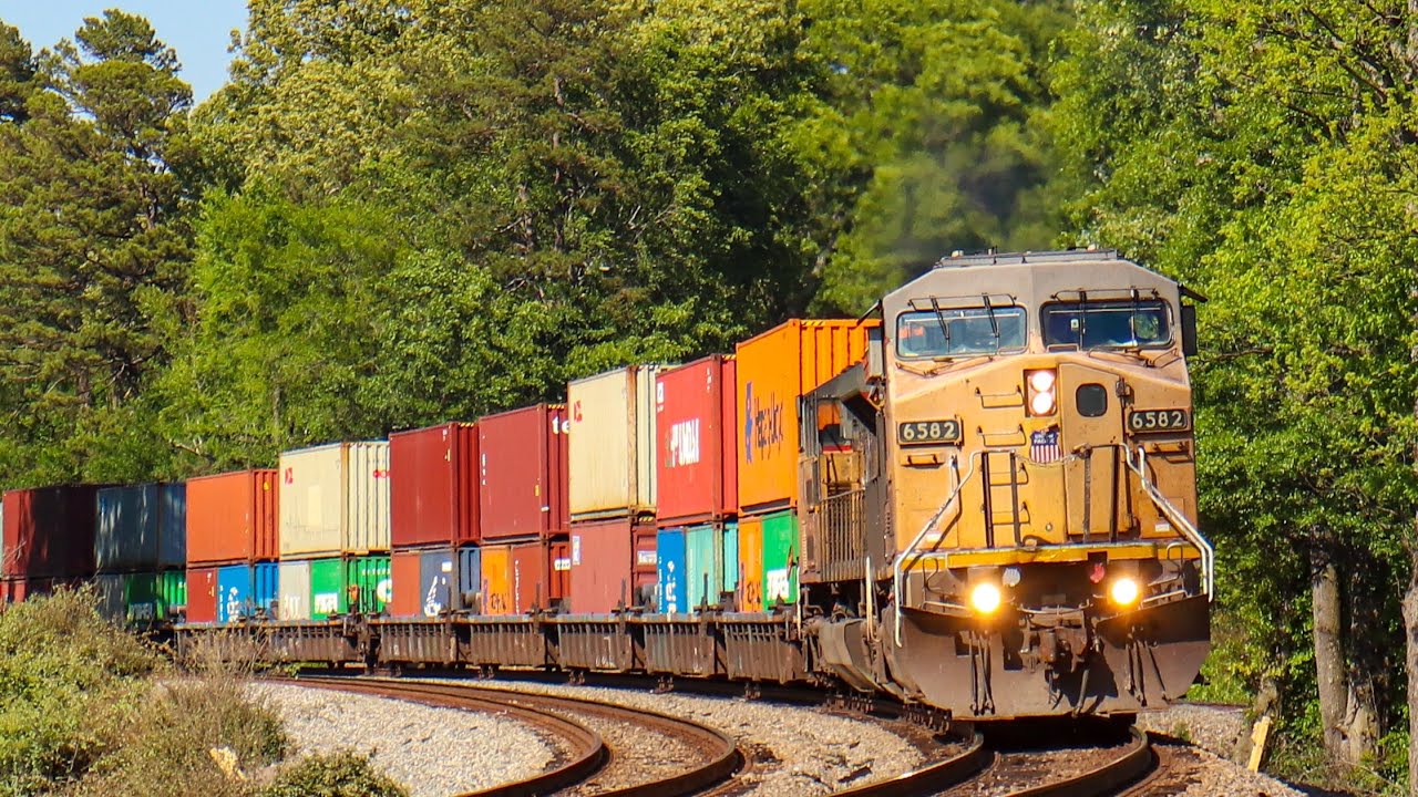 UP AC44CW #6582 leads 243 - YouTube