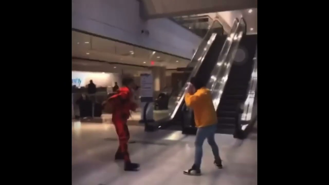 NLE Choppa Vs 4KT FAN FIGHT VIDEO 👊🏾 - YouTube