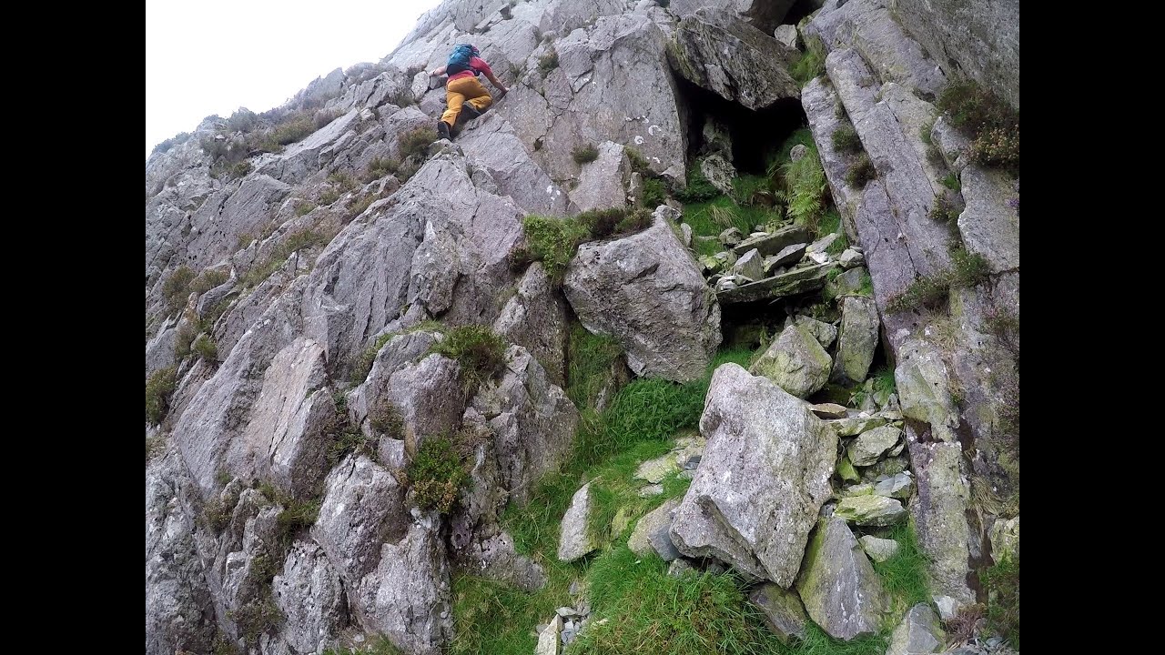 Y Gully-Grade 2 Scramble on Tryfan - YouTube