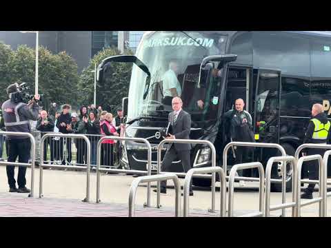 CELTIC TEAM BUS ARRIVING BEFORE CELTIC V RANGERS GAME !! 