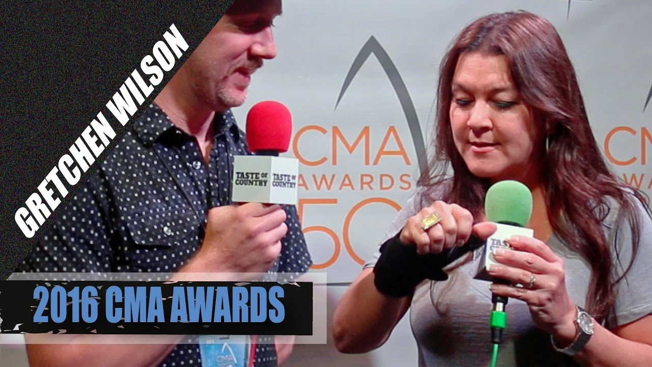 Gretchen Wilson Hurt Her Arm In the Most Redneck Way - YouTube