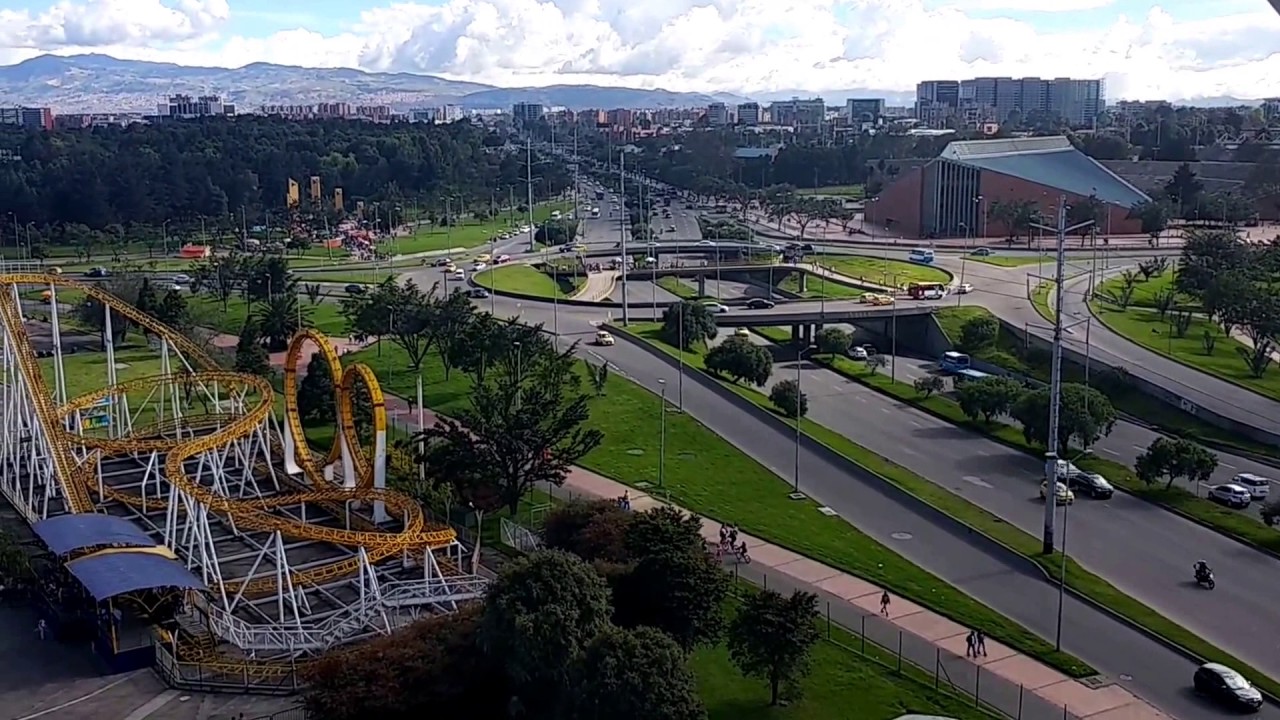 Vista de Bogotá desde la rueda Samsung del parque Salitre Mágico - 30 ...