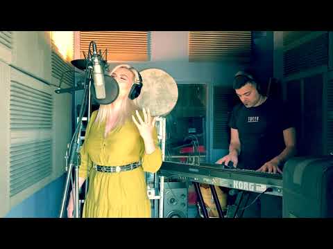 Tahmina Arsalan KHELWATE KO live studio acoustic cover Farhad Darya