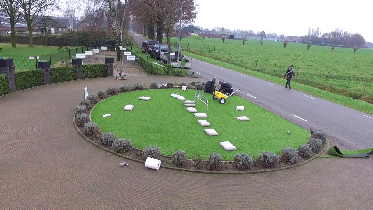 Royal Grass Wave installatie restaurant D'n Hut in Wintelre - YouTube