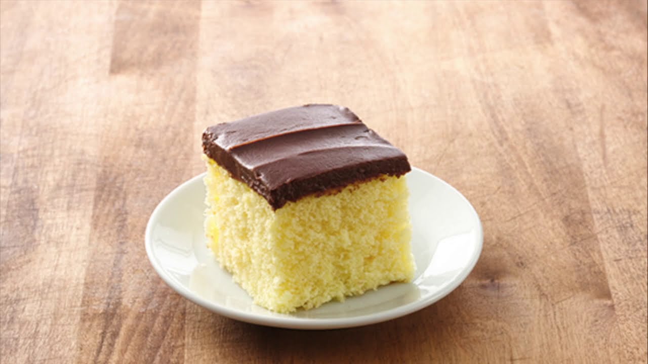 Foodservice Tips: How to Bake a Cake Using Gold Medal™ Cake Mix - YouTube