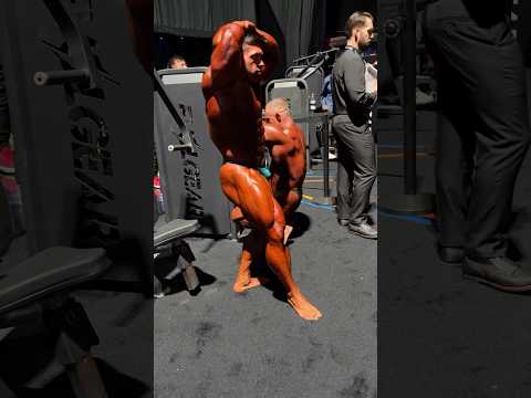 DEREK LUNSFORD BACKSTAGE OLYMPIA 2025!!